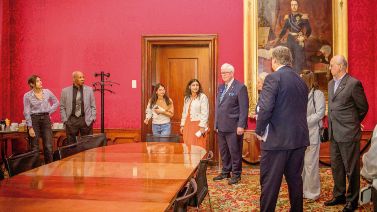 BECARIA VALENTINA URREA DEL CR CALI SAN FERNANDO PARTICIPA EN LA VISITA ...